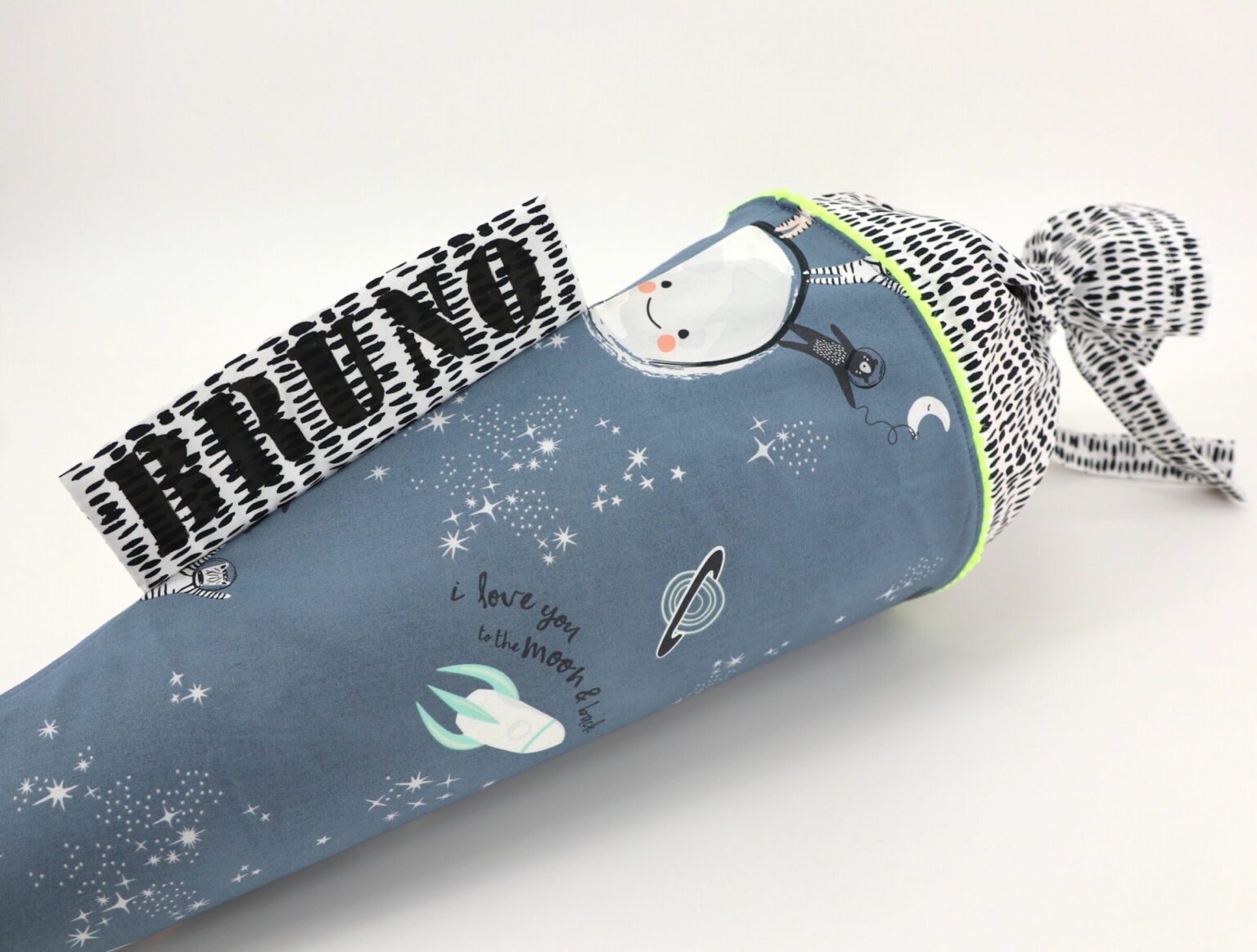 Schultüte "Spatial Friends 2.0" mit Namen von LottiKlein - handmade in ...